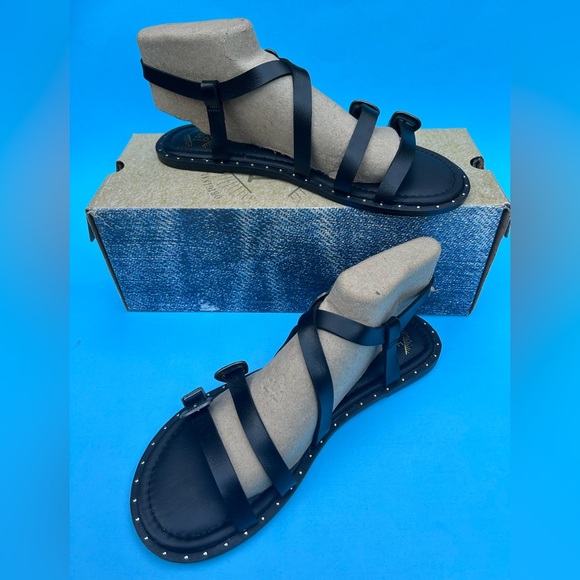 True Craft | Shoes | True Craft Gladiator Black Size 8 Sandals | Poshmark